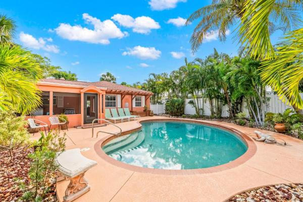 The Pink Flamingo - Sarasota, FL