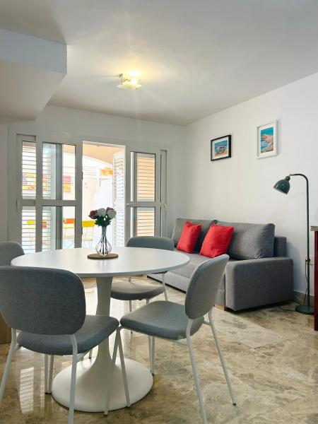 Expoholidays - Estudio Loft Moderno - El Ejido