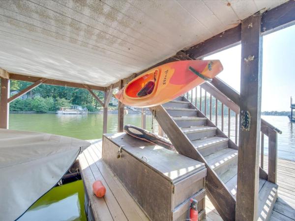 3 Br Cozy Lakefront Cottage - Denver, NC