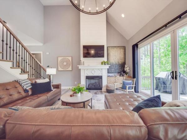 5br Farmhouse Lake Retreat Pool Hot Tub Theater - Lake Wylie, Fort Mill