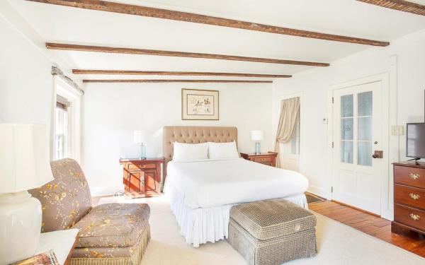 Bird's Nest Carriage House By Lucky Savannah - Savannah, GA