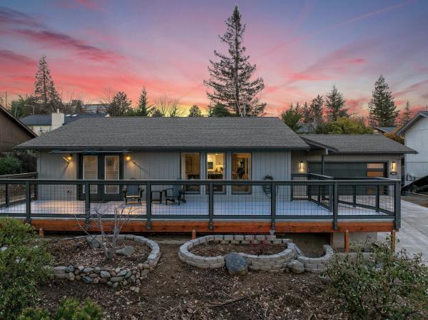 Manor Hill Haven Hot Tub & Accessible Features - 피닉스