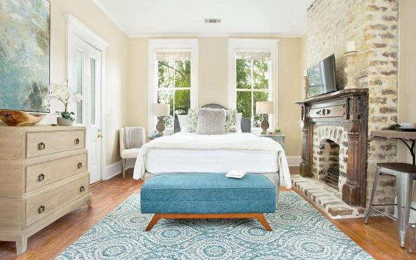 Broughton Estate Carriage (Upper) - Savannah, GA