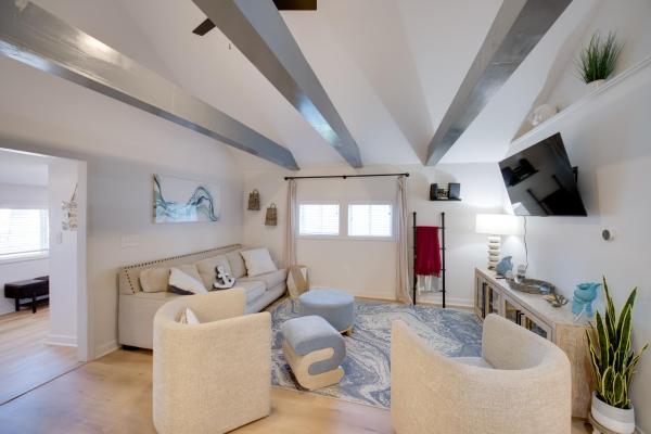 Wishin And Fishin Walkable Erie Home By The Beach! - Erie, PA