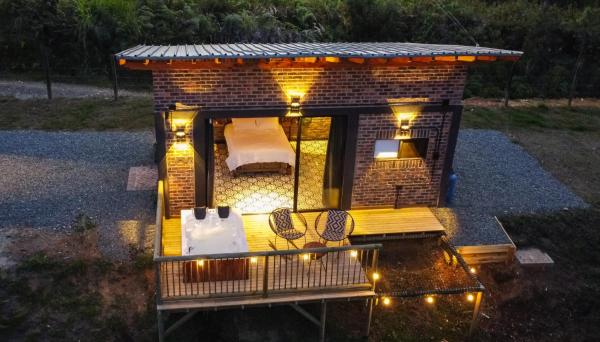Romantic Glamping Cabin With Jacuzzi & Views - Guarne
