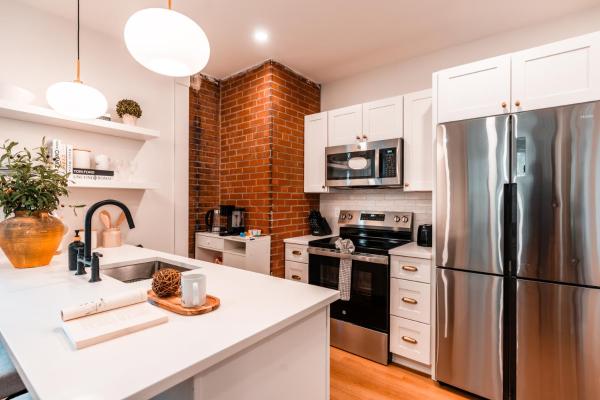 2br Apt With Parking Garden View Walk To Waterfront - Providence, RI