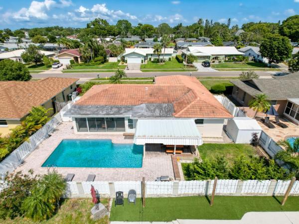 2631 Cedarglen Drive - Clearwater, FL