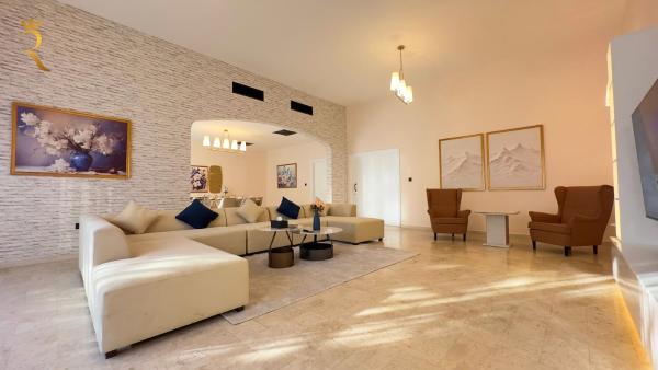Luxurious Al Danah 5br Family Friendly Getaway - Abu Dhabi