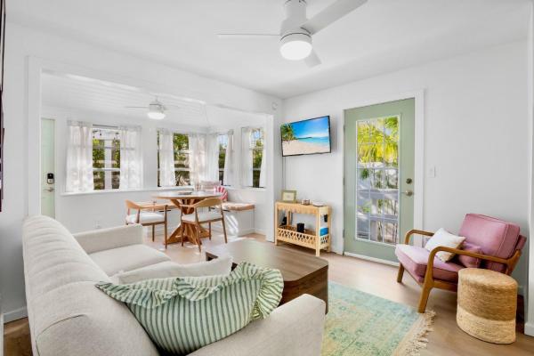 Tiny Tides - Holmes Beach, FL