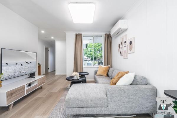 Kozyguru | Rozelle | Sunny Brick Gem + Parking - Burwood