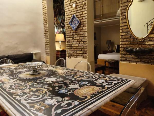 Colosseum Imperial Fora Ancient House In Monti - Monti