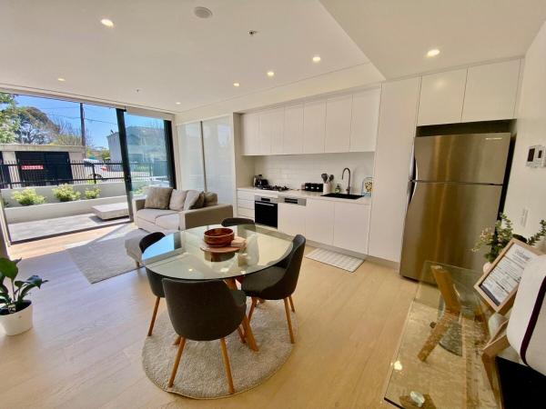 Executive One Bedroom Apartment And Courtyard Retreat - Sydney