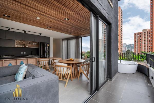 Morph 701 - Spacious Apt City View Haven - Medellín, Colombia