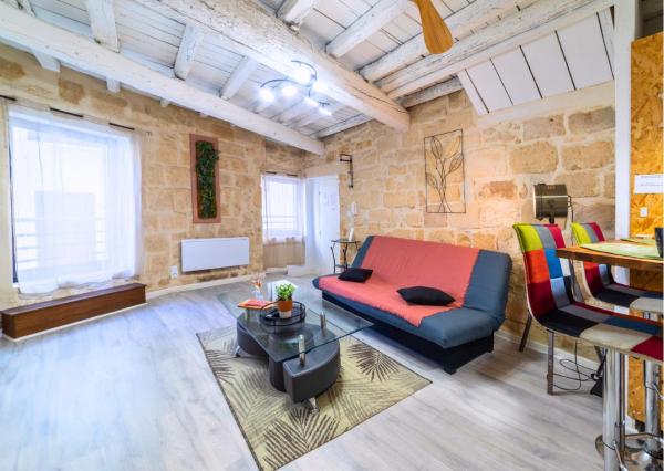 Immeuble 3 Apparts Centre Historique St Gilles Maisoncarreeconciergerie - Camargue