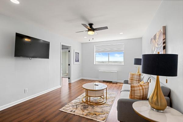 Cozy Haven 2br Condo 2207 Near Mart- Free Parking - Georgia Aquarium, Atlanta