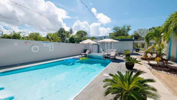 Aquaville Dorado Moderna A Studio 7 - Dorado