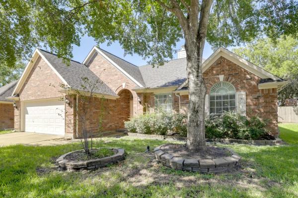 Dogs Welcome, Fenced Yard Richmond Retreat! - Sugar Land, TX