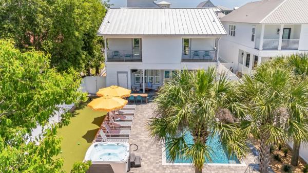 Bohemian Beach Retreat Fully Stocked Villa Near Beach W Pool Outdoor Dining - Destin, FL