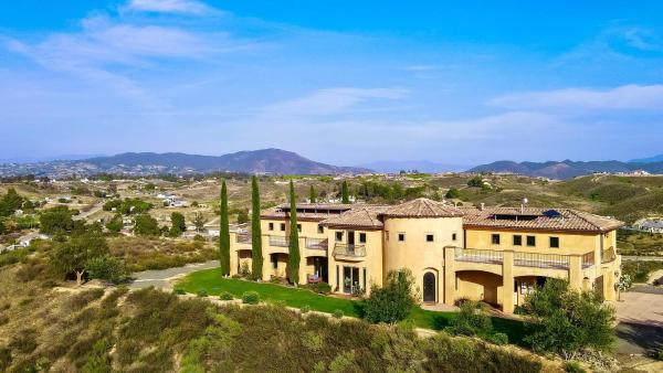 Palazzo Del Sol By Avantstay Breathtaking Home W Mountain Views Hot Tub - Temecula, CA