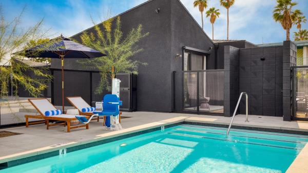 Blackhaus B : 4 Bedroom Suite By Avantstay 4-rooms - Palm Springs, CA