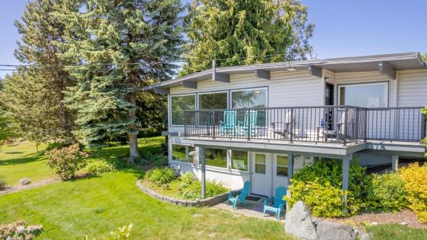 Sunny Side Island Retreat By Avantstay Backyard - Whidbey Island, WA