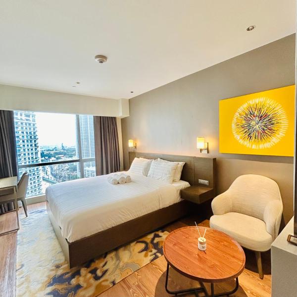 Novotel Suites Manila At Acqua - Manila