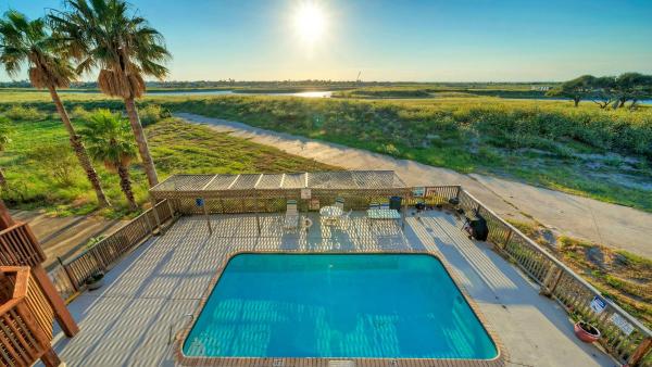 Minutes To The Beach Pool Balcony W Nature Views Compass 17 By Avantstay - North Padre Island, TX