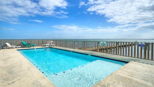 2 Homes On The Bay Shared Waterfront Pool Boat Dock Laguna Village Paradise - Corpus Christi, TX