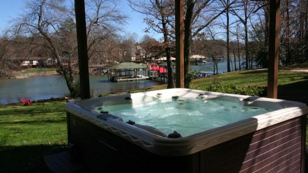 Lakeside Lodge By Avantstay Hot Tub Dock - Denver, NC