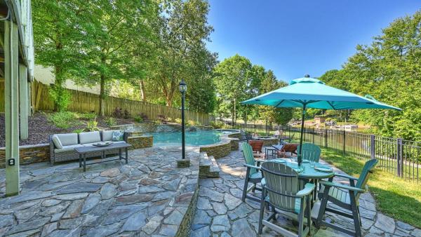 Sun Up Sun Down By Avantstay Pool W Waterfall - Mooresville, NC