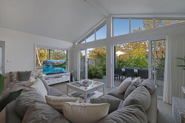 "Gone To The Beach"- Free Wifi, Pet Friendly - Free Late Check Out In Winter - Callala Bay