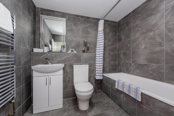 Triple B Aparto - 에식스