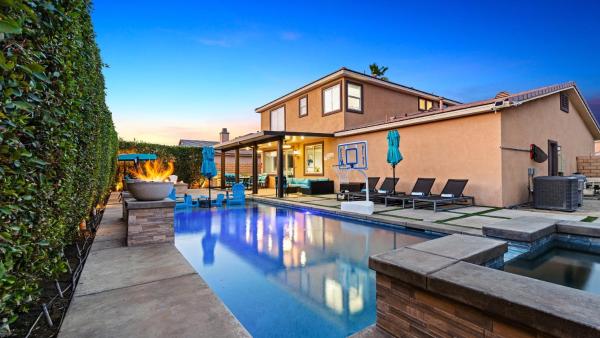 Casa Campo 5br Desert Oasis W Pool Firepit Outdoor Lounge - Indio, CA