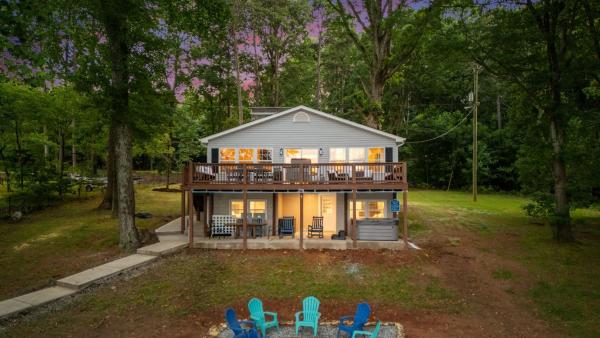 Lake Days By Avantstay Hot Tub Firepit Game Room Private Dock Access - Denver, NC