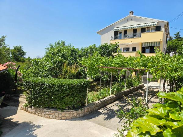 Blaz Nv 1 - Apartment 150m From The Beach - Novi Vinodolski