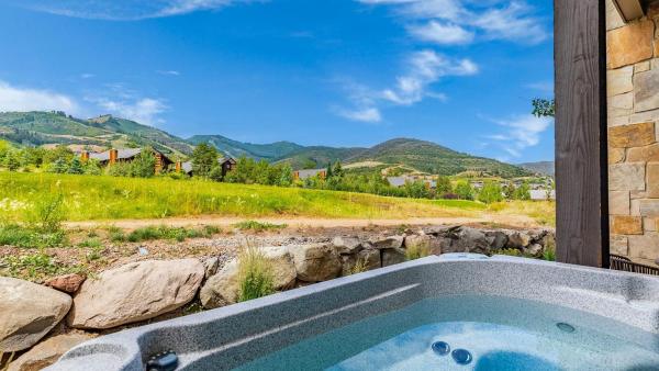 Slope Sight By Avantstay A Location W Hot Tub - アルタ, UT