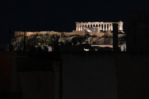 Acropolis Casa Historic Centre Top Floor Elegant Stylish Retreat 150m To Metro & Attractions - Athen