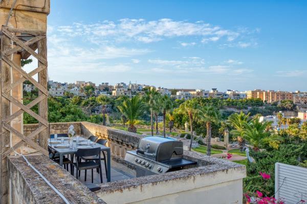 Luxury Villa Sea Views Heart Of St Julians - Malta