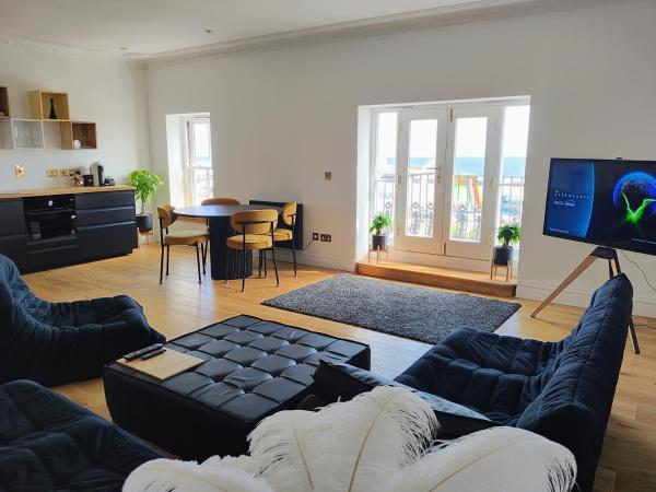Lavish Collections - Heritage Holiday Stays By The Sea - Great Yarmouth Beach