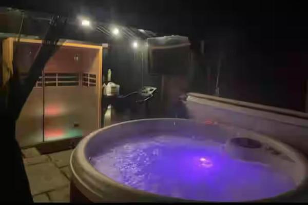 Pet Friendly Home In Chelmsford-hot Tub-sleeps 6 - Maldon
