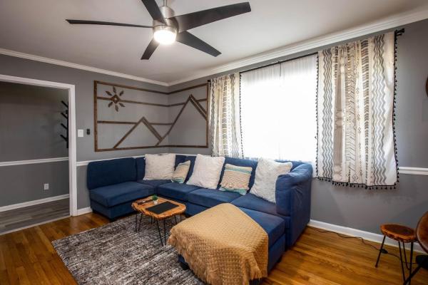 Cozy 3bdrm2ba With Game Room - Greensboro, NC
