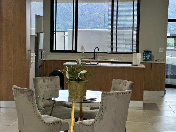 Home Sweet Luxe Stays - Swaziland/ Eswatini