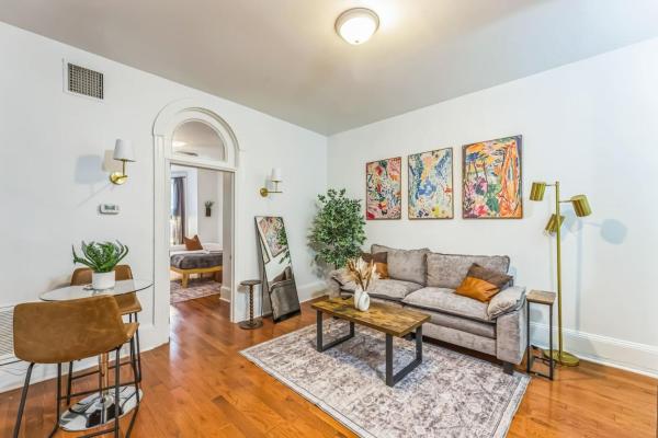Charming 1br In Center City That Sleeps 4 With Fast Wifi - Philadelphia, PA