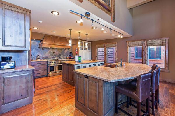 Stonegate #02 Luxe Condo With Foosball Table - Mammoth Lakes, CA