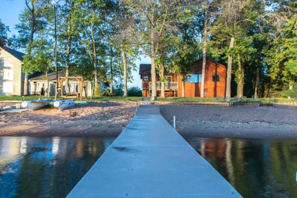 Dog Friendly Leech Lake Home W Perfect Beach Garage Boat Lift - Walker, MN