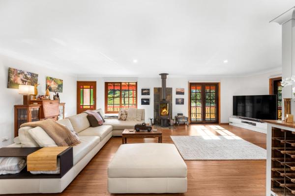 Relax With Your Best Friend In The Heart Of Tilba - Narooma