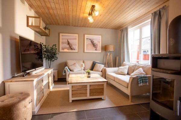 Seestern Greetsiel Für Bis Zu 4 Personen - Haustiere Herzlich Willkommen, Direkt Am Hafen, Whirlpool, Kaminofen - Greetsiel