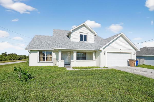 Relaxing Chamonix Retreat Home - Lehigh Acres