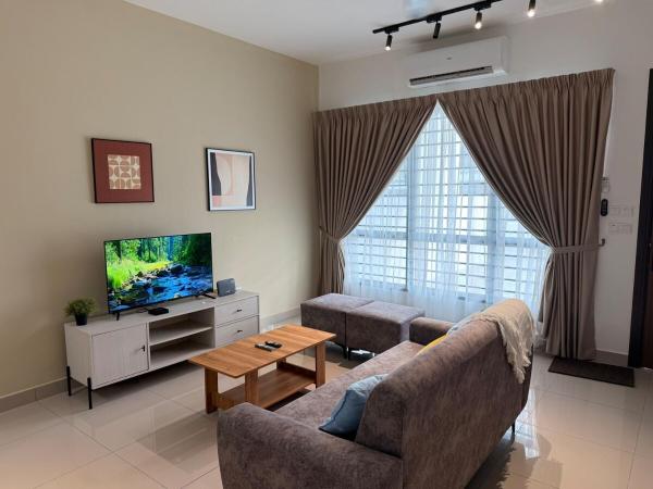 Kajang Kl 10pax Landed Home Karaoke Netflix Long Stay - Semenyih