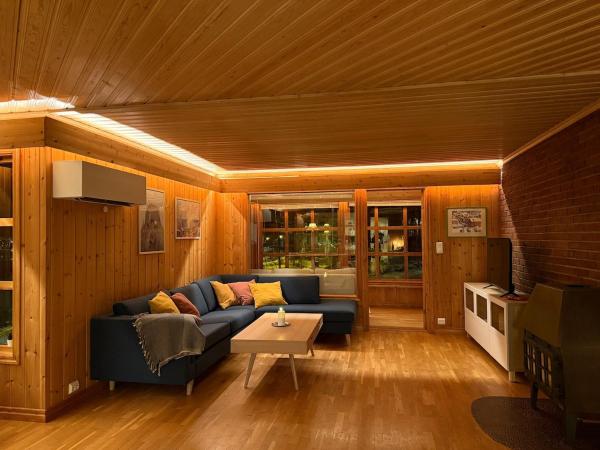 Charming And Spacious Wooden House Right In The City Centre - Tromsø